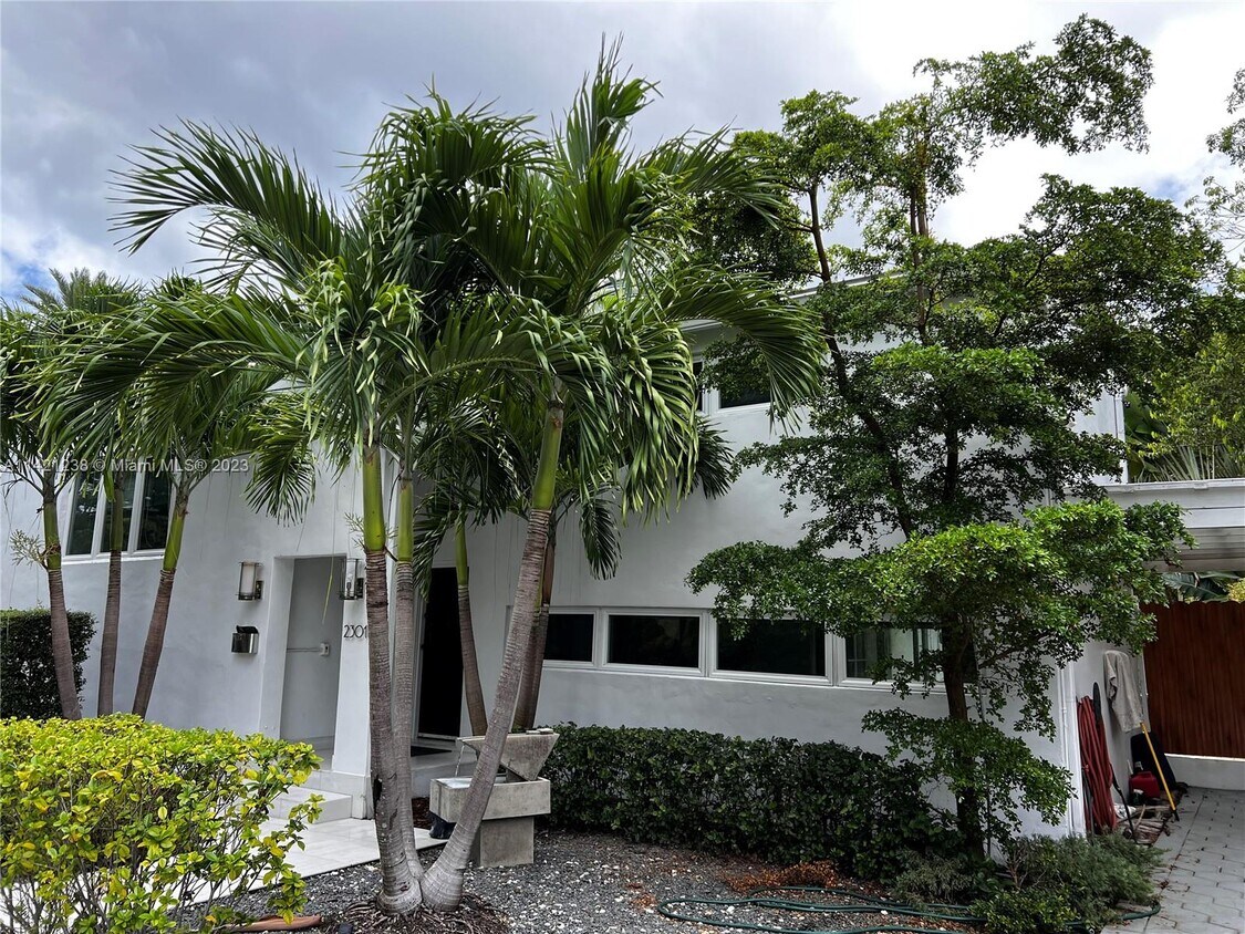 2301 S Miami Ave, Miami, FL 33129 - House Rental in Miami, FL | Apartments.com