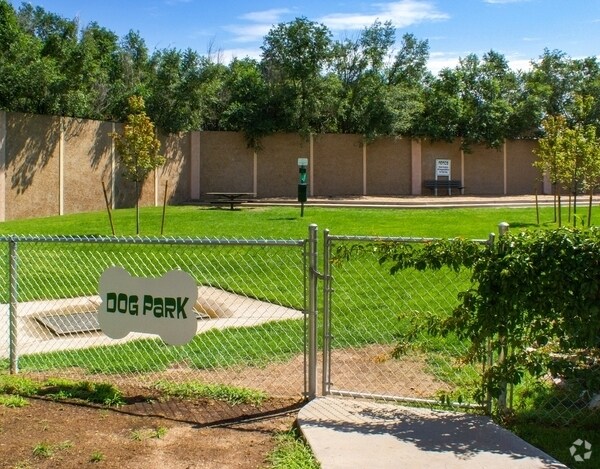 Sienna Place Apartments - 1698 Lenmar Dr Colorado Springs, CO ...