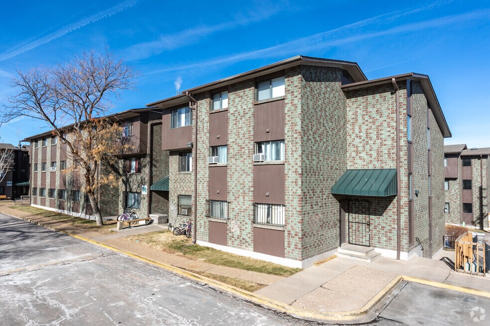 Cheap 2 Bedroom Apartments for Rent in Ruby Hill, Denver - 8 Rentals ...