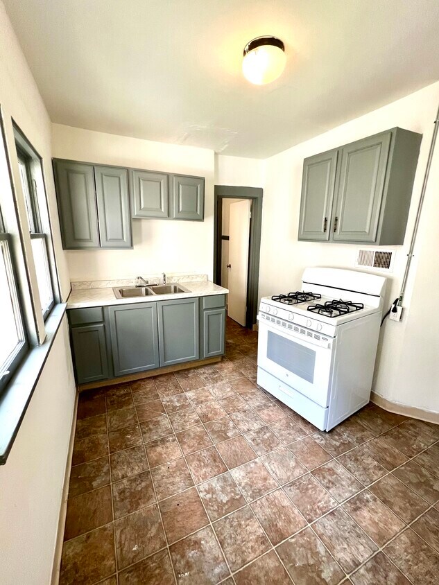 730 S Main St Unit 2, Decatur, IL 62521 - Apartments in Decatur, IL ...