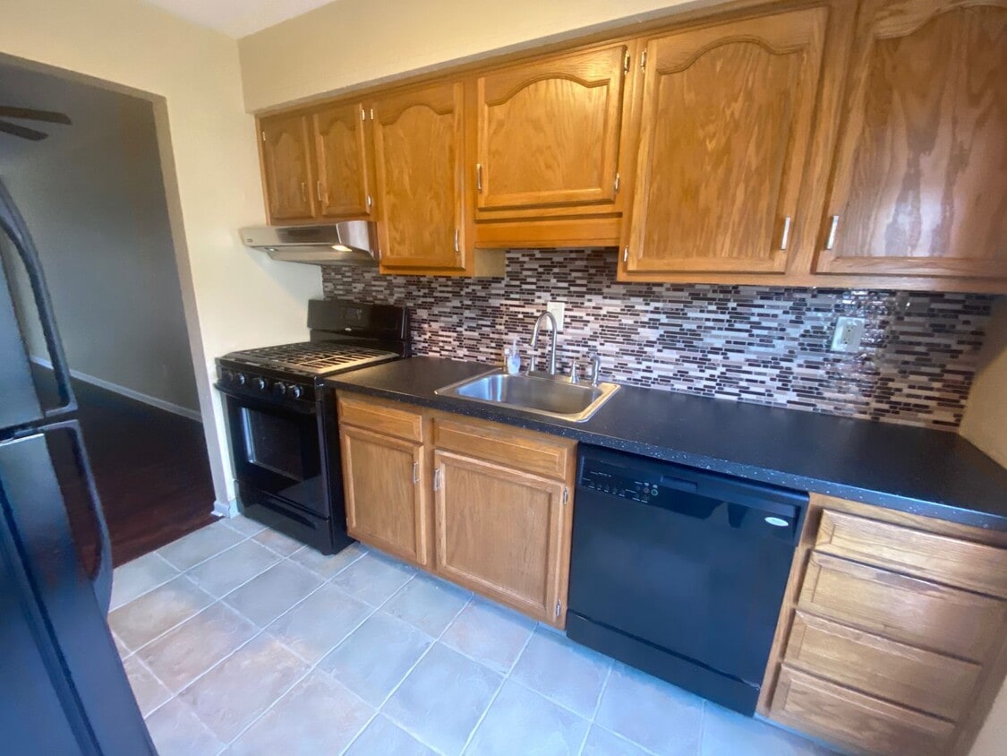 502 College Park Dr, Coraopolis, PA 15108 - House Rental in Coraopolis ...