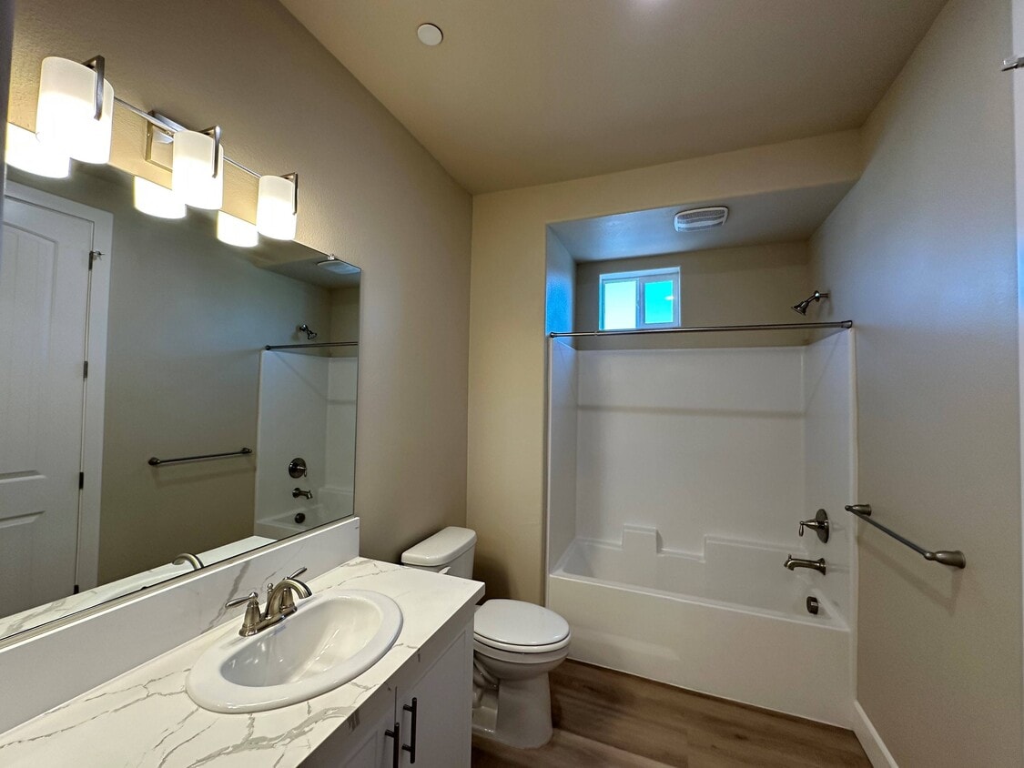 The Reserve at Ritchie Ranch - 3100 N Akers St Visalia, CA 93291 ...