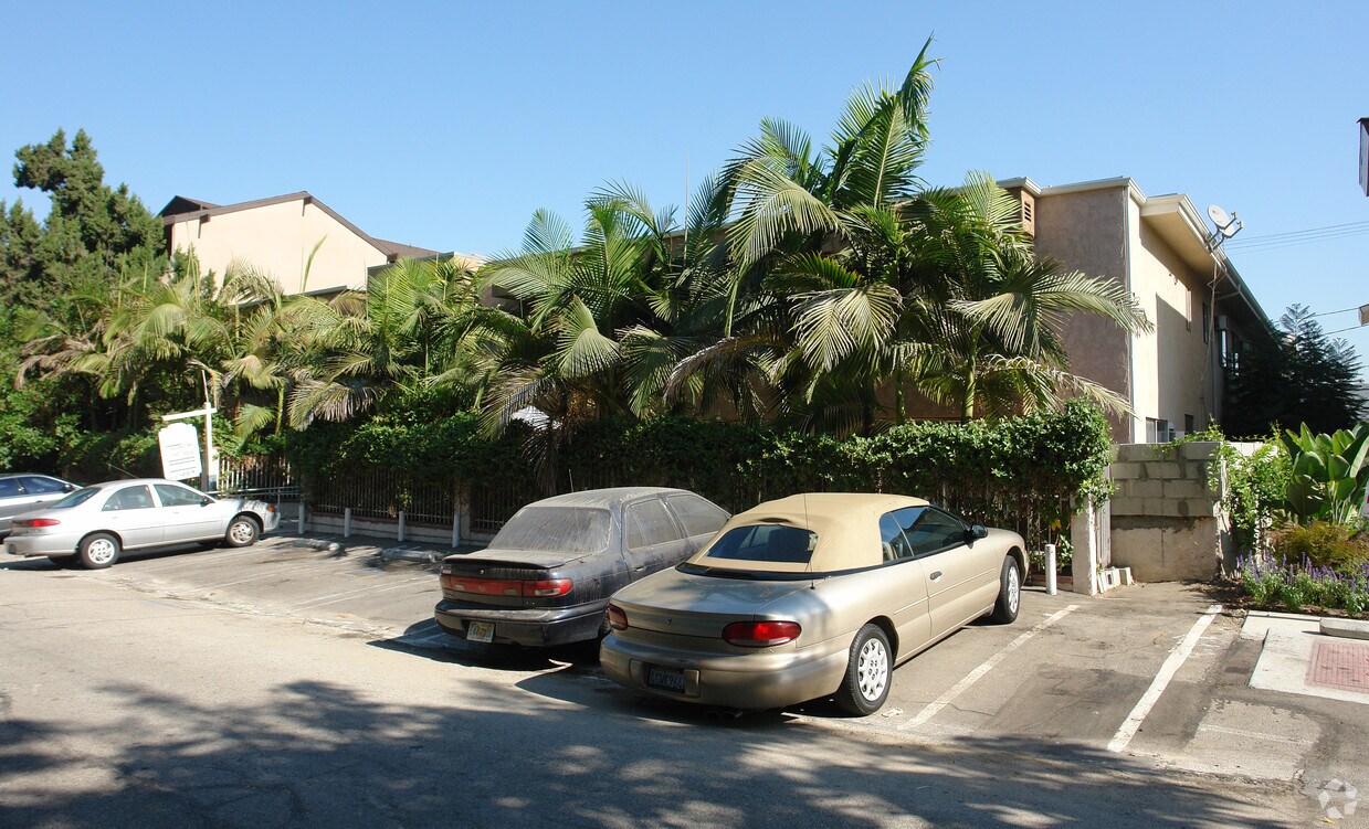 10949 Fruitland Dr, Studio City, CA 91604 - Apartments in Studio City ...