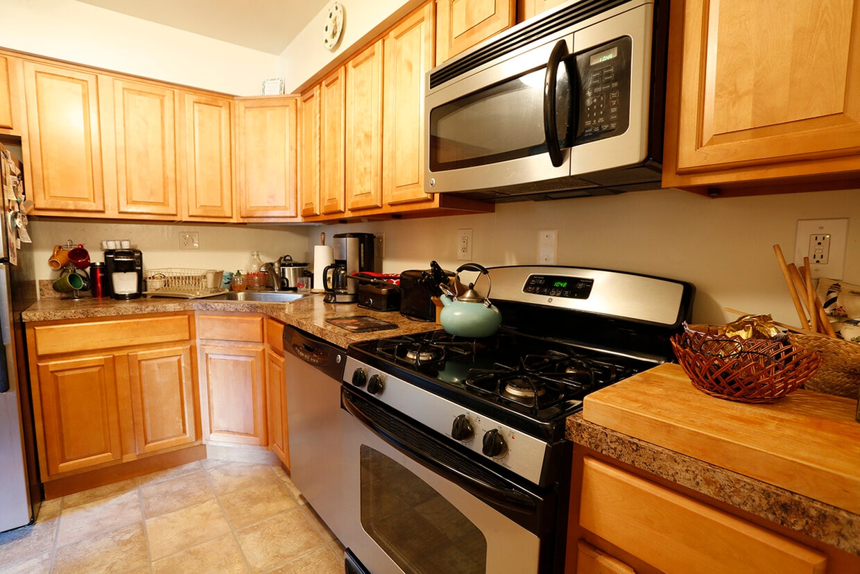Homestead Gardens Apartments - 1 Garden Pl Spring Lake, NJ 07762 ...