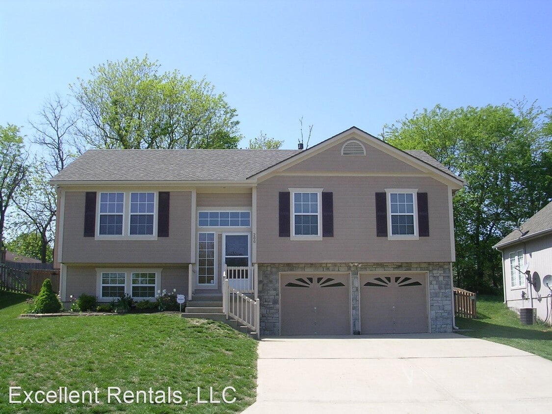 200 NE Topaz Dr, Lee's Summit, MO 64086 - House Rental in Lee's Summit ...