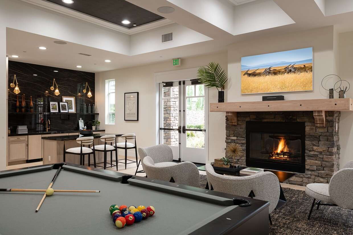 Atrio Burbank Apartments - 1901 N Buena Vista St Burbank, CA 91504 ...