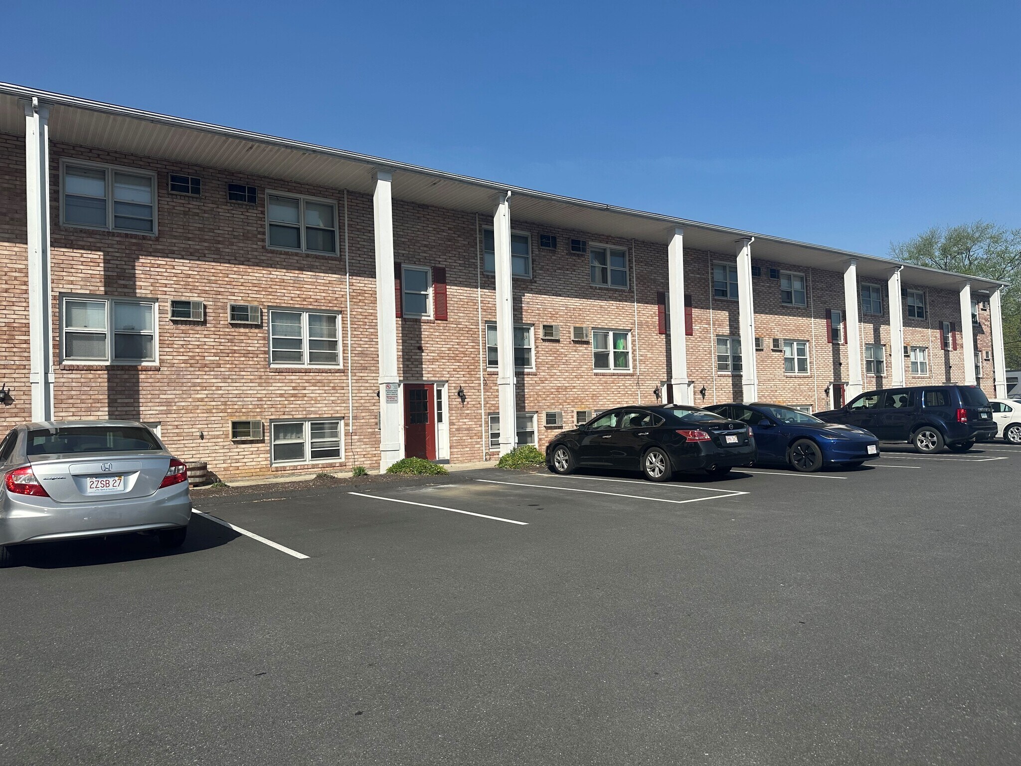 Center Court Apartments - 12 Royce Ct West Springfield, MA 01089 ...