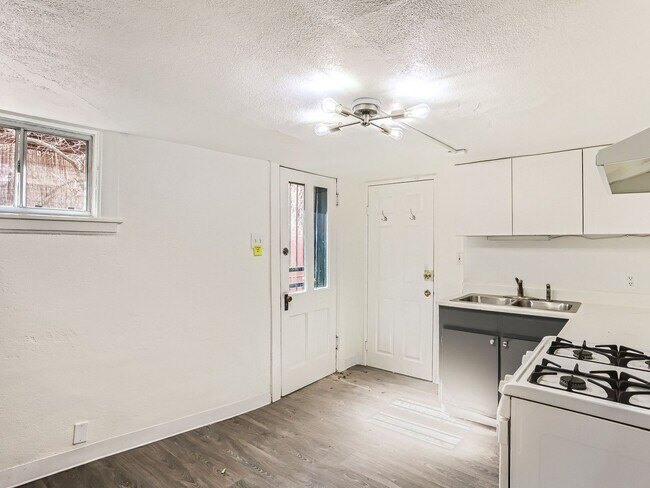 445 N Washington St Unit 2, Denver, CO 80203 - Room for Rent in Denver ...