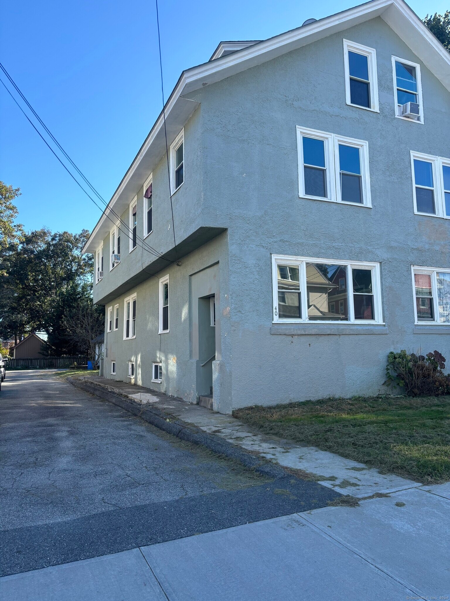 40 Perry St, New London, CT 06320 - Room for Rent in New London, CT ...