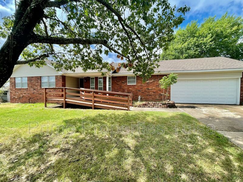 206 Oak Ridge Dr, Sand Springs, OK 74063 - House Rental in Sand Springs ...