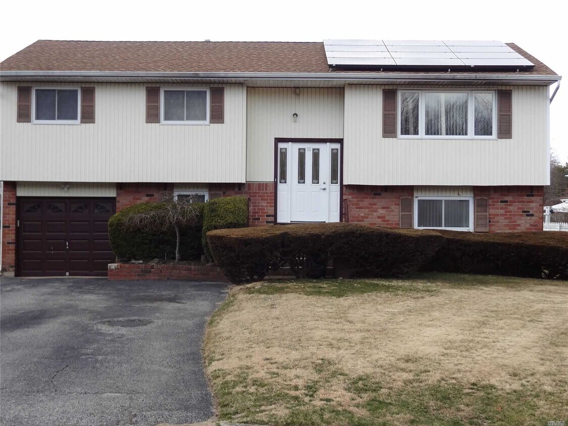 11 Rye Ct, Bay Shore, NY 11706 - House Rental in Bay Shore, NY ...