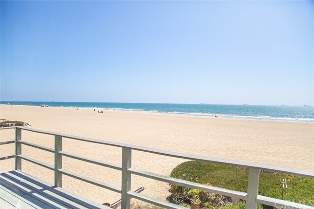 40 Surfside Ave., Surfside, CA 90740 - House Rental in Surfside, CA ...
