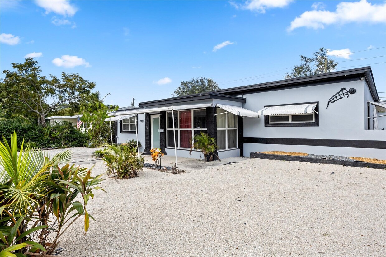 1525 NE 160th St, North Miami Beach, FL 33162 - House Rental in North ...