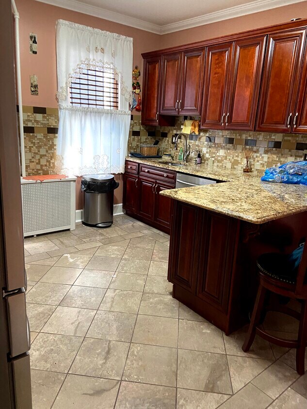 5942 57th Rd Unit 1st Floor w. Basement, Maspeth, NY 11378 - 5942 57th ...