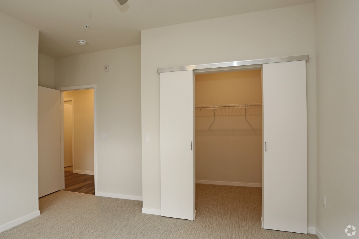 Synergy at the Mayfair - 11221 Synergy Dr Wauwatosa, WI 53222 ...