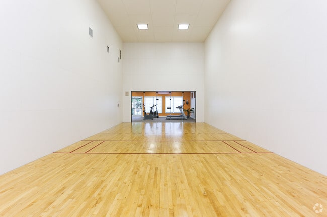 Waterford Square Apartments - 7601 Waterford Square Dr Charlotte, NC ...