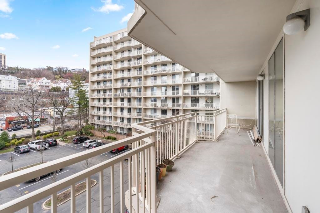 1077 River Rd Unit 405, Edgewater, NJ 07020 - Condo for Rent in ...