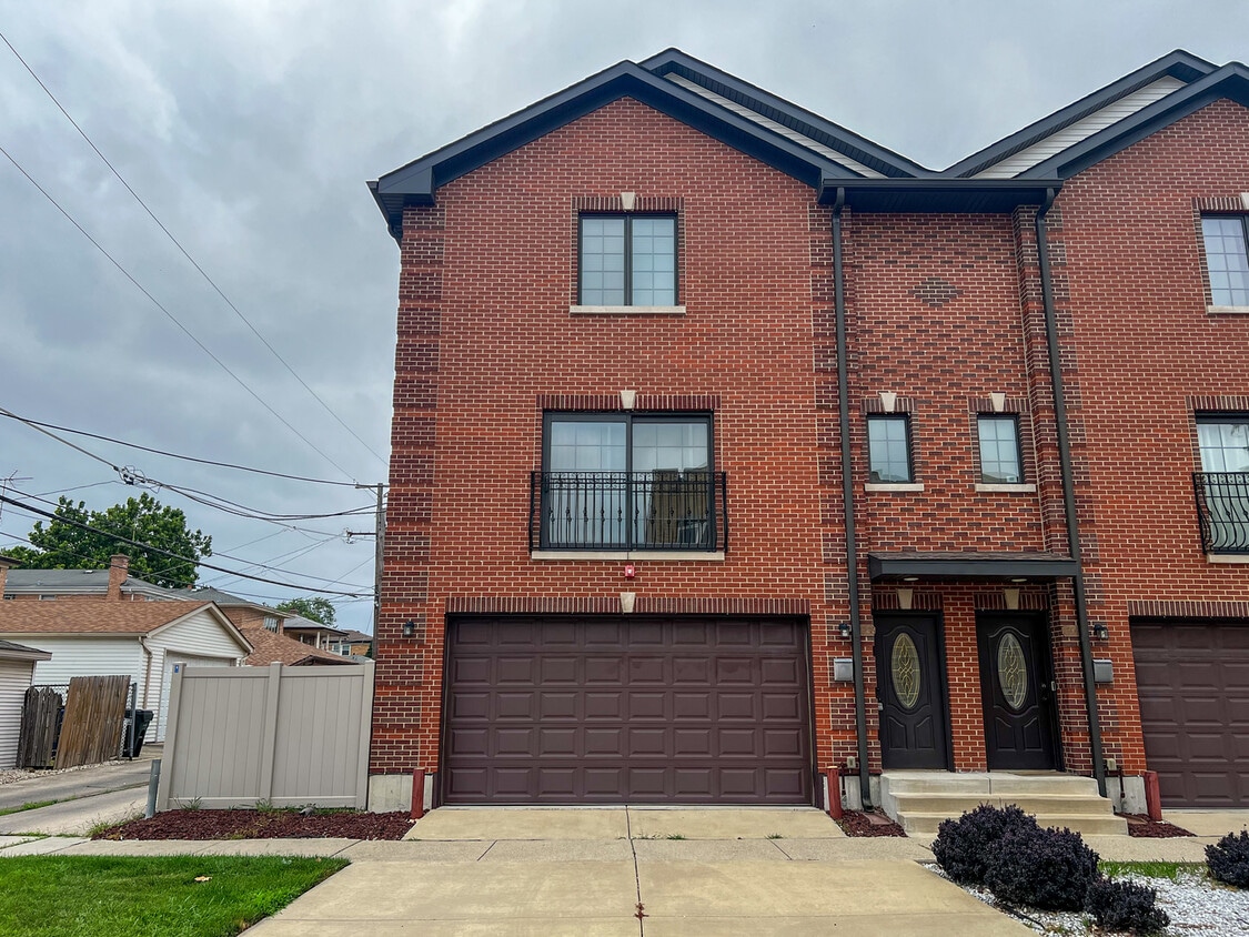 7236 W Palmer St, Elmwood Park, IL 60707 - Townhome Rentals in Elmwood ...