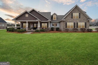 Apartments for Rent with Parking in Hagan GA