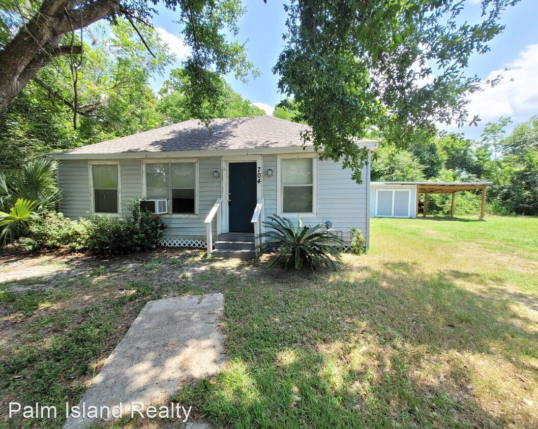 704 N Old Corry Field Rd, Pensacola, FL 32506 - House Rental in ...