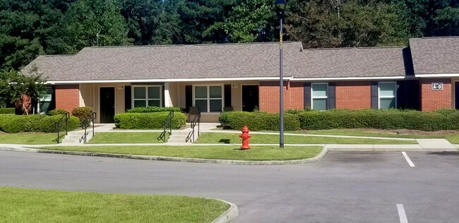 Apartments for Rent with a Balcony in Castleberry AL