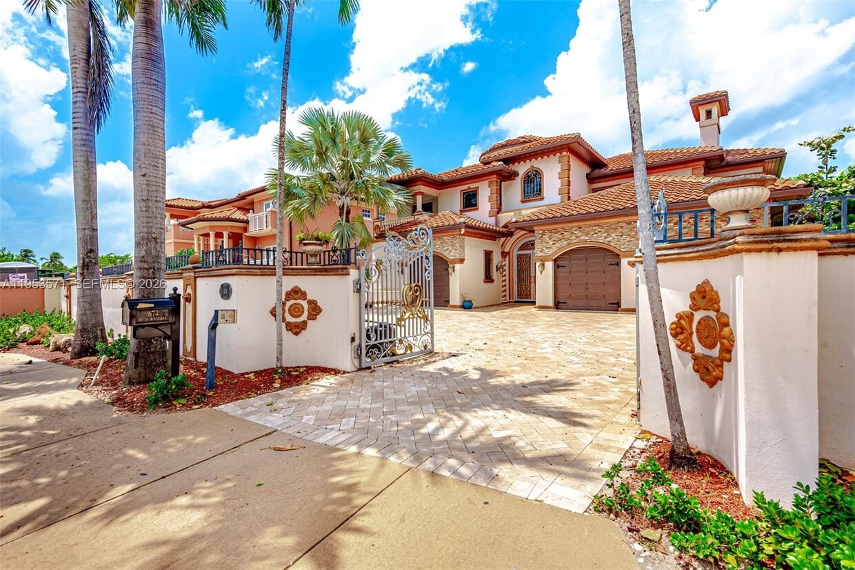 674 Ocean Blvd, Golden Beach, FL 33160 - House Rental in Golden Beach ...