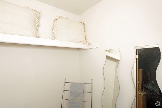 Garfield Commons Apartments - Clinton Township, MI | Apartments.com