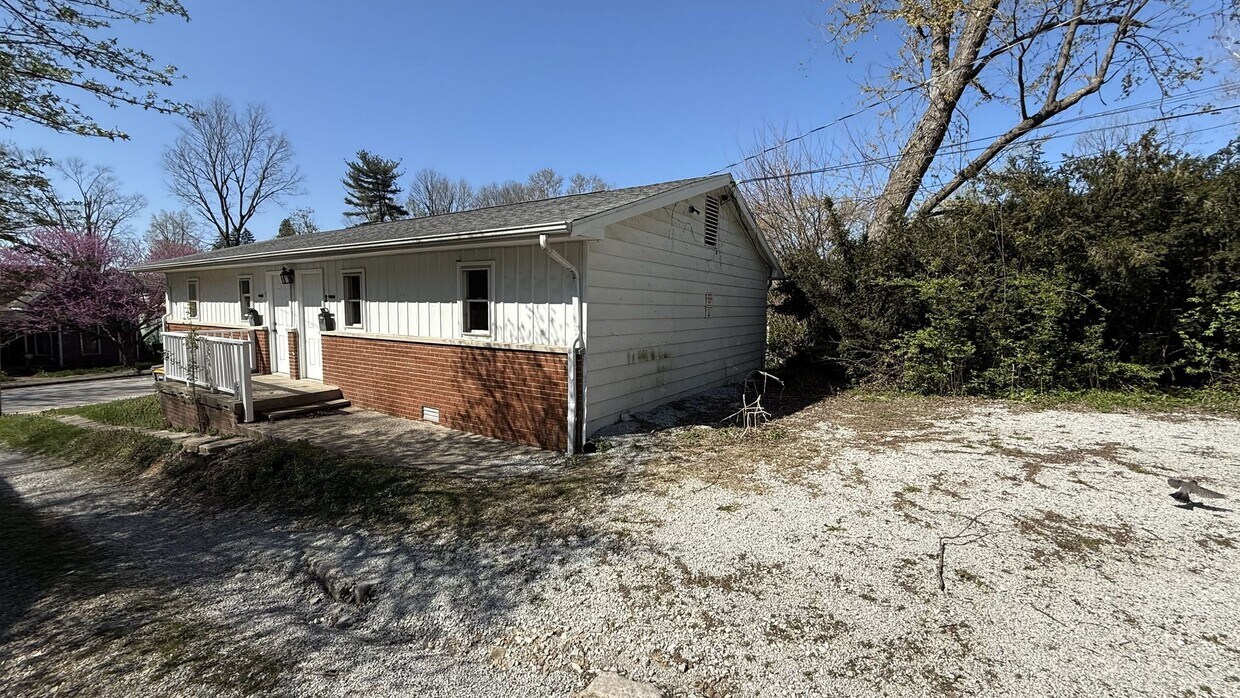 1020 W 6th St Bloomington, IN 47404 - Alquileres en Bloomington, IN ...
