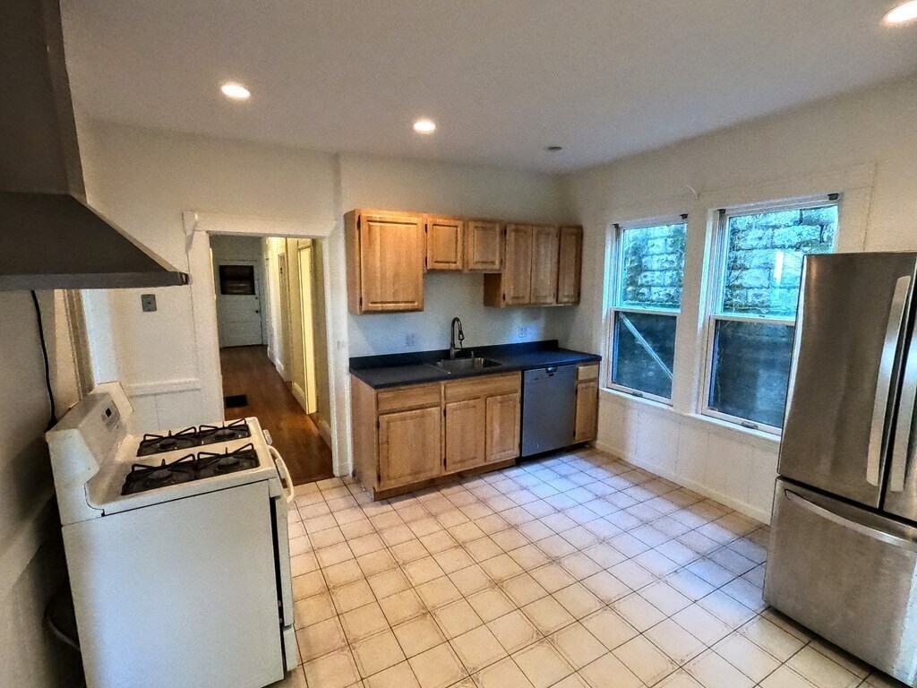 21 Burr St Unit 1, Boston, MA 02130 - 21 Burr St Boston, MA 02130 ...