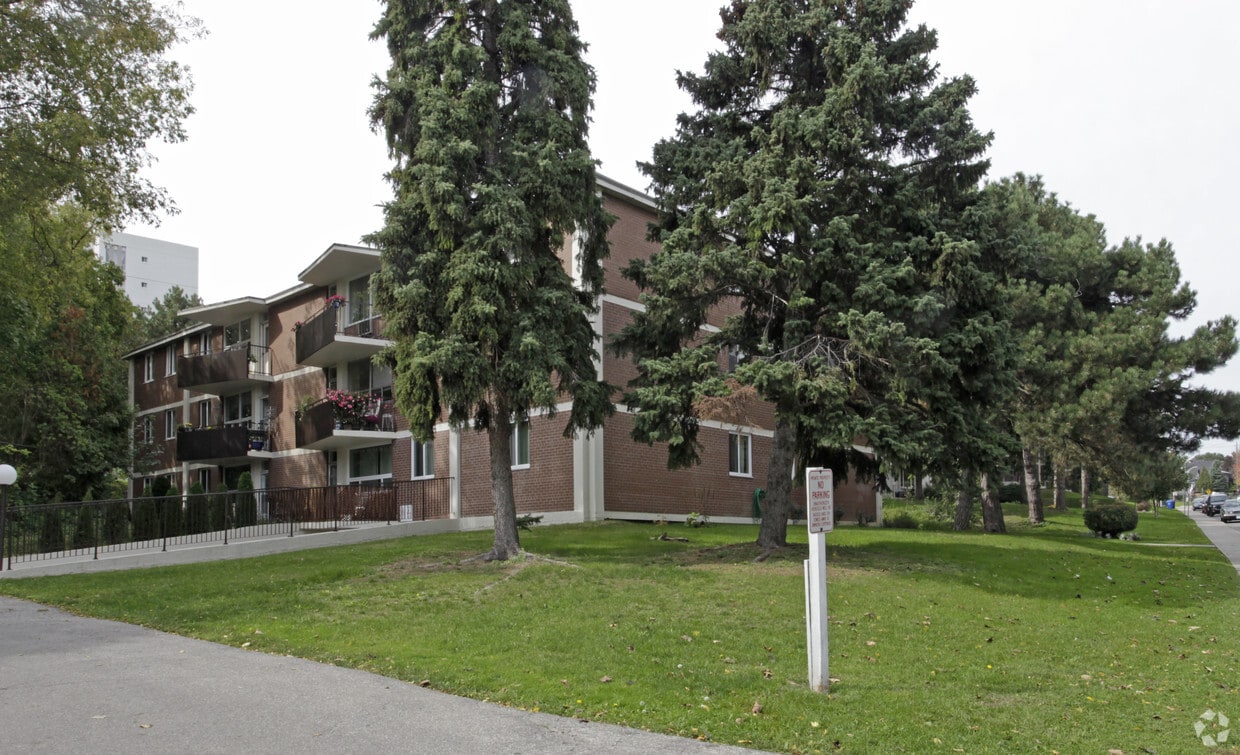 Green Meadows Apartments Apartments 100 110 Coe Hill Dr Toronto On