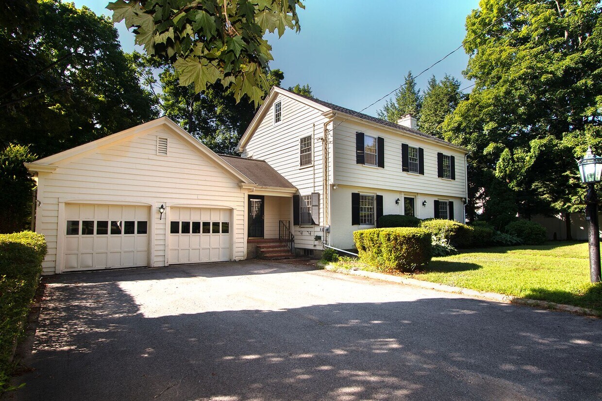 3 Beech Rd, Dover, NH 03820 - House Rental in Dover, NH | Apartments.com