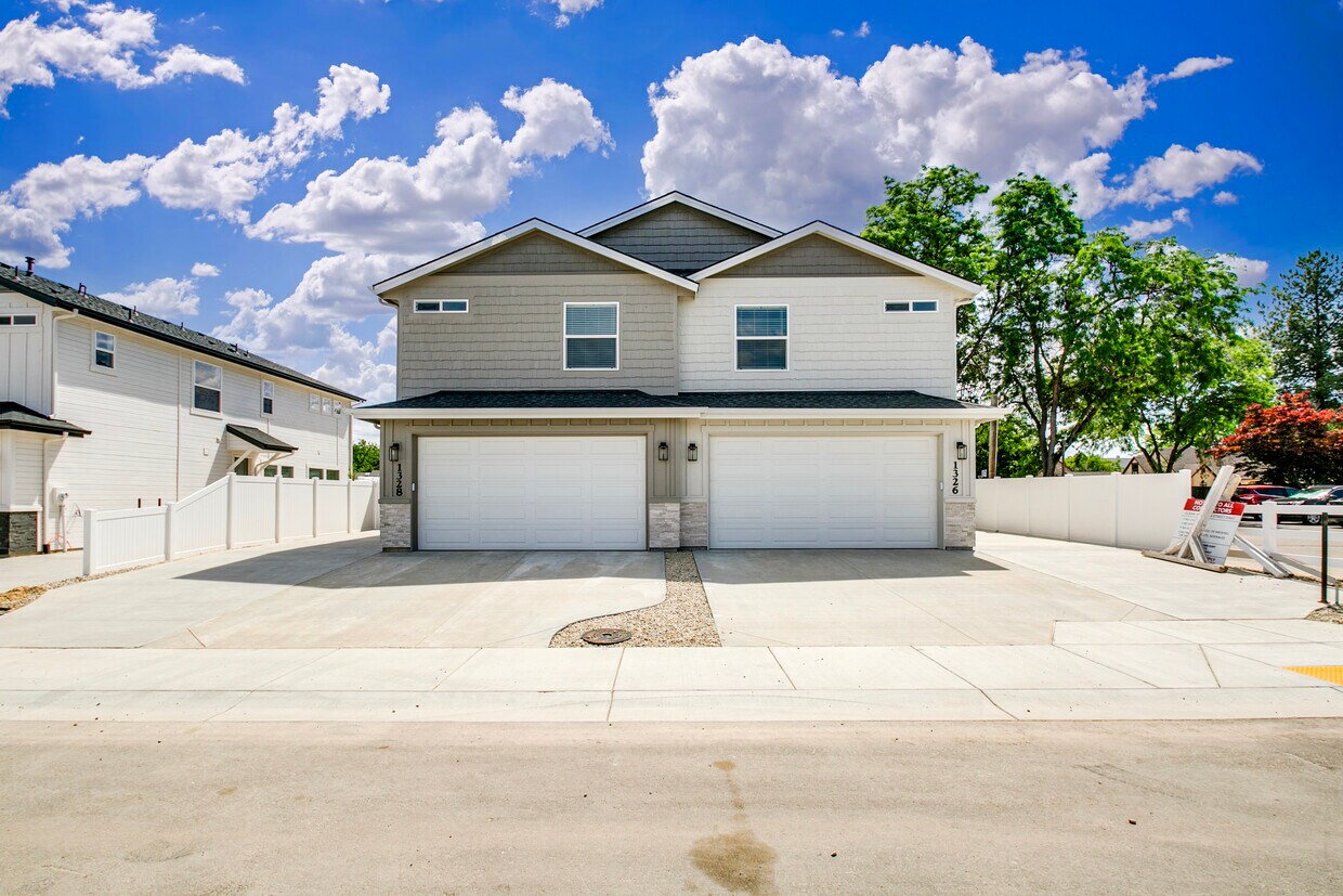 1326 N Meridian Rd, Meridian, ID 83642 - Townhome Rentals in Meridian ...