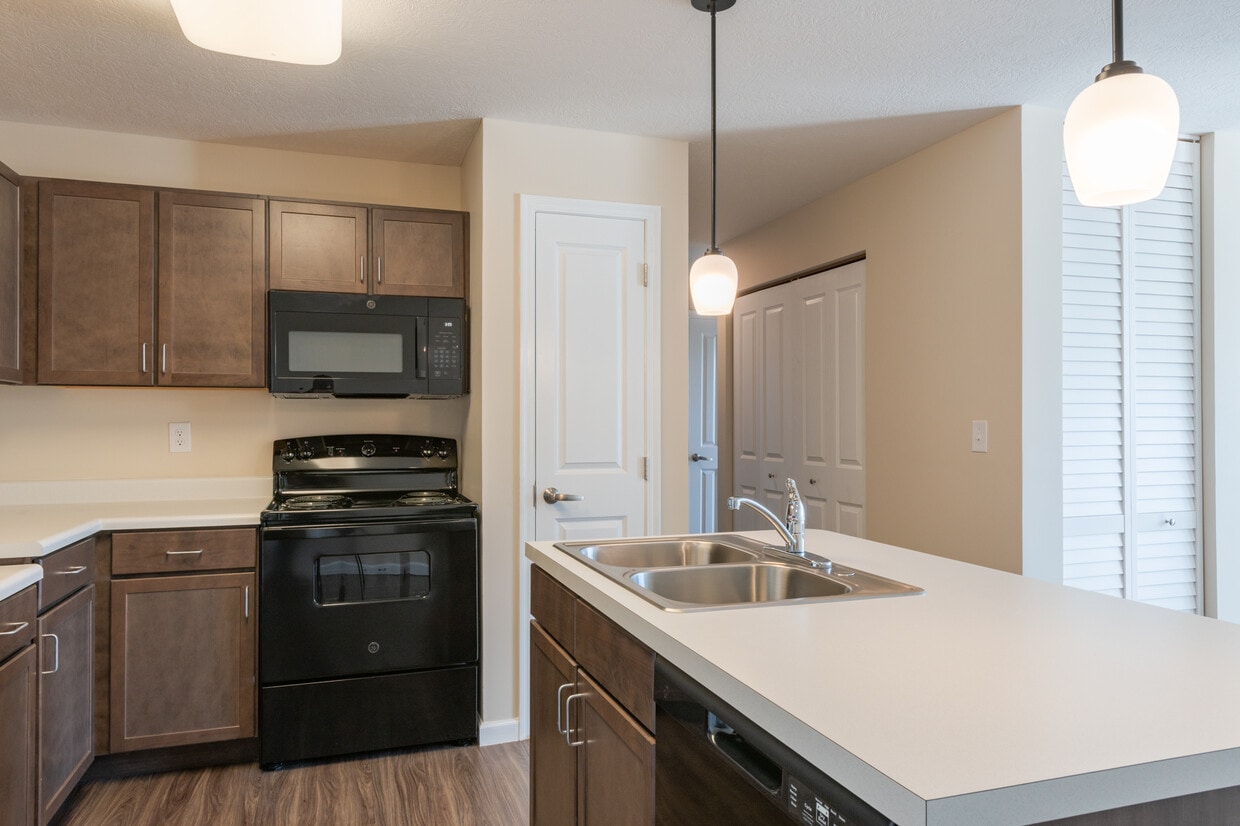 Residences at Courtyard Crossings II-55+ - 119 Courthouse Xing ...