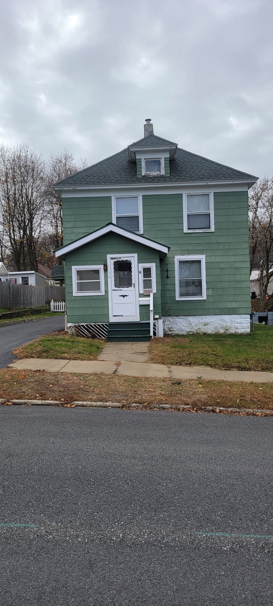 16 Hawk St, Gloversville, NY 12078 - House Rental in Gloversville, NY ...