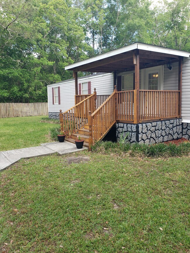 Apartments for Rent with a Balcony in Wade MS | Apartments.com