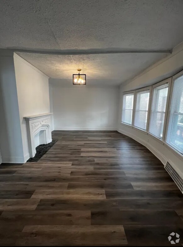 Cedar Taylor Apartments for Rent with a Yard - Cleveland Heights, OH ...