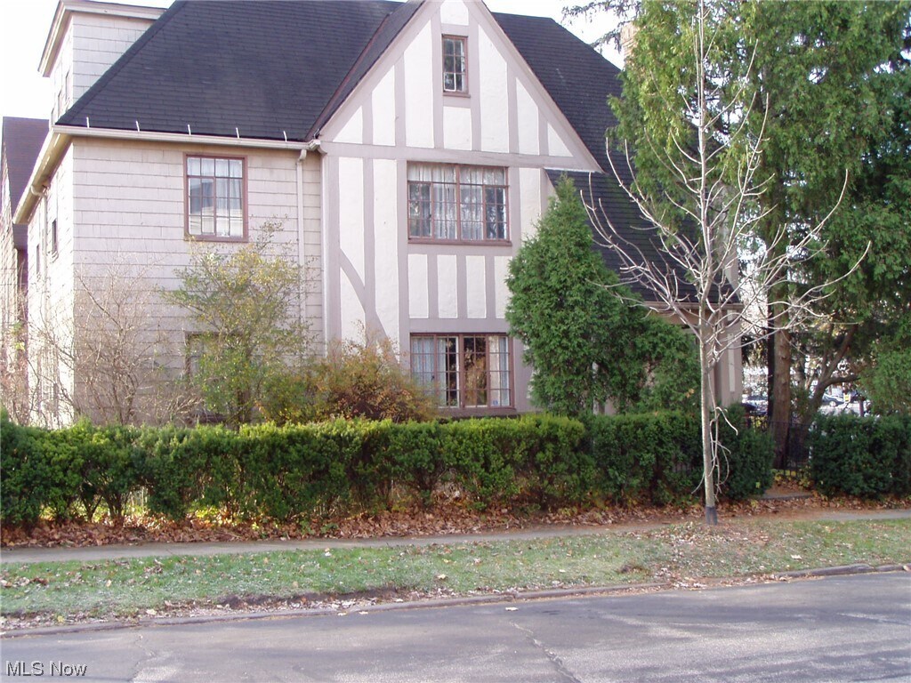 17304 Winslow Rd Unit DN, Shaker Heights, OH 44120 - Room for Rent in ...