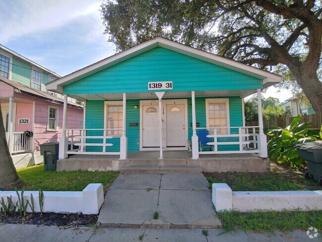 Kempner Park Apartments for Rent with a Living Room - Galveston, TX ...