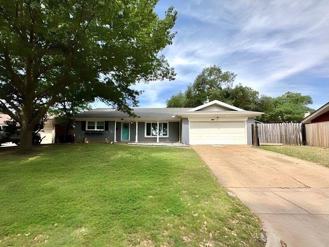 1904 Milam St, Fort Worth, TX 76112 - House Rental in Fort Worth, TX ...