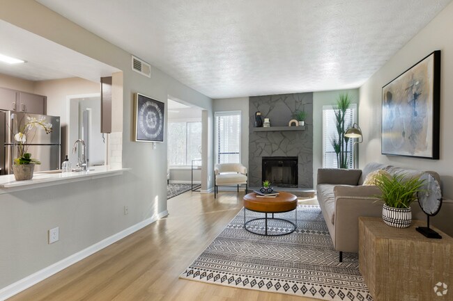 Taylor Crossing Apartments for Rent with a Walk-In Closet - Norcross ...