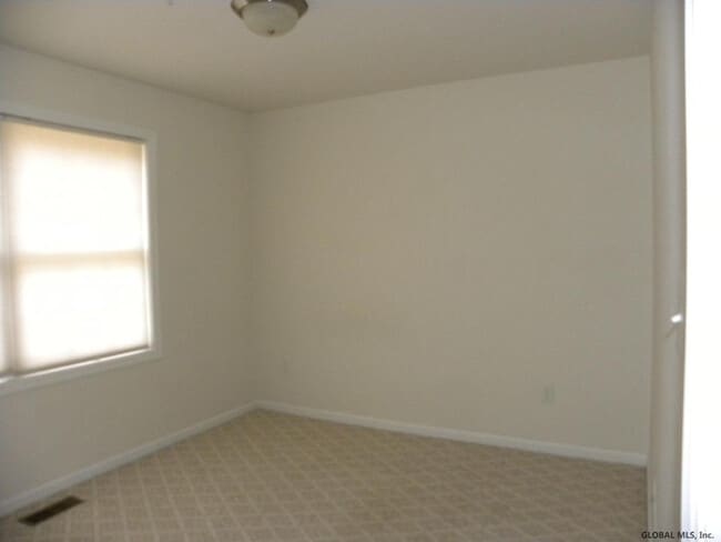 21 Mercer St, Waterford, NY 12188 - Room for Rent in Waterford, NY ...