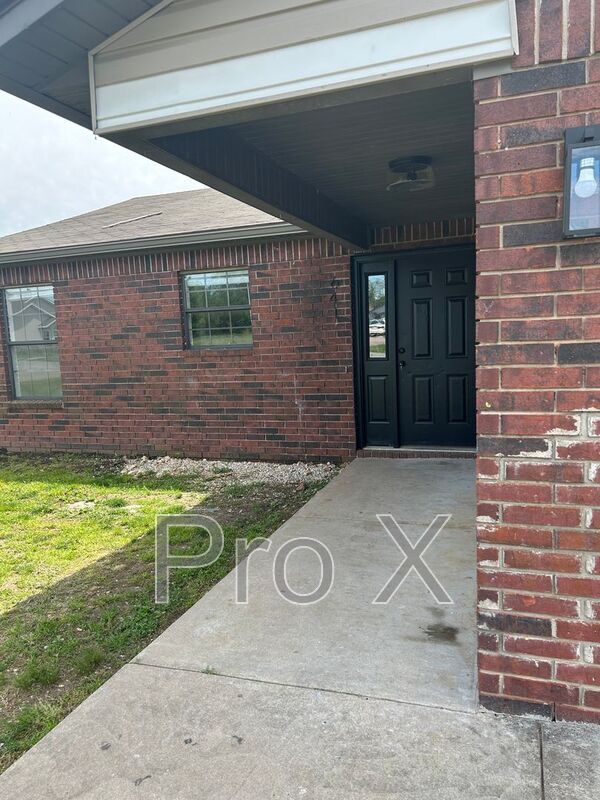 641 1st St, Gentry, AR 72734 - House Rental in Gentry, AR | Apartments.com