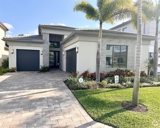 Boca Glades Apartments for Rent with a Living Room - Boca Raton, FL ...