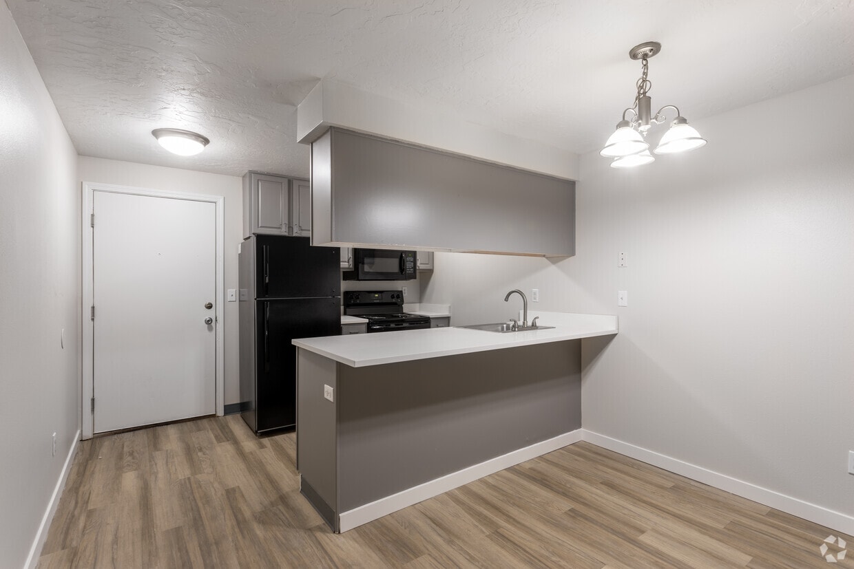 Serrano Apartments - 121-221 E Wedgewood Spokane, WA 99208 | Apartments.com