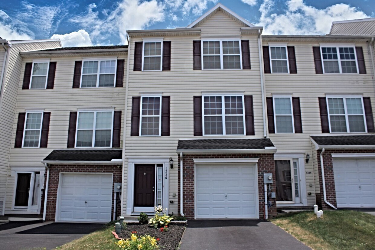 1236 Ledge Dr, York, PA 17408 - House Rental in York, PA | Apartments.com