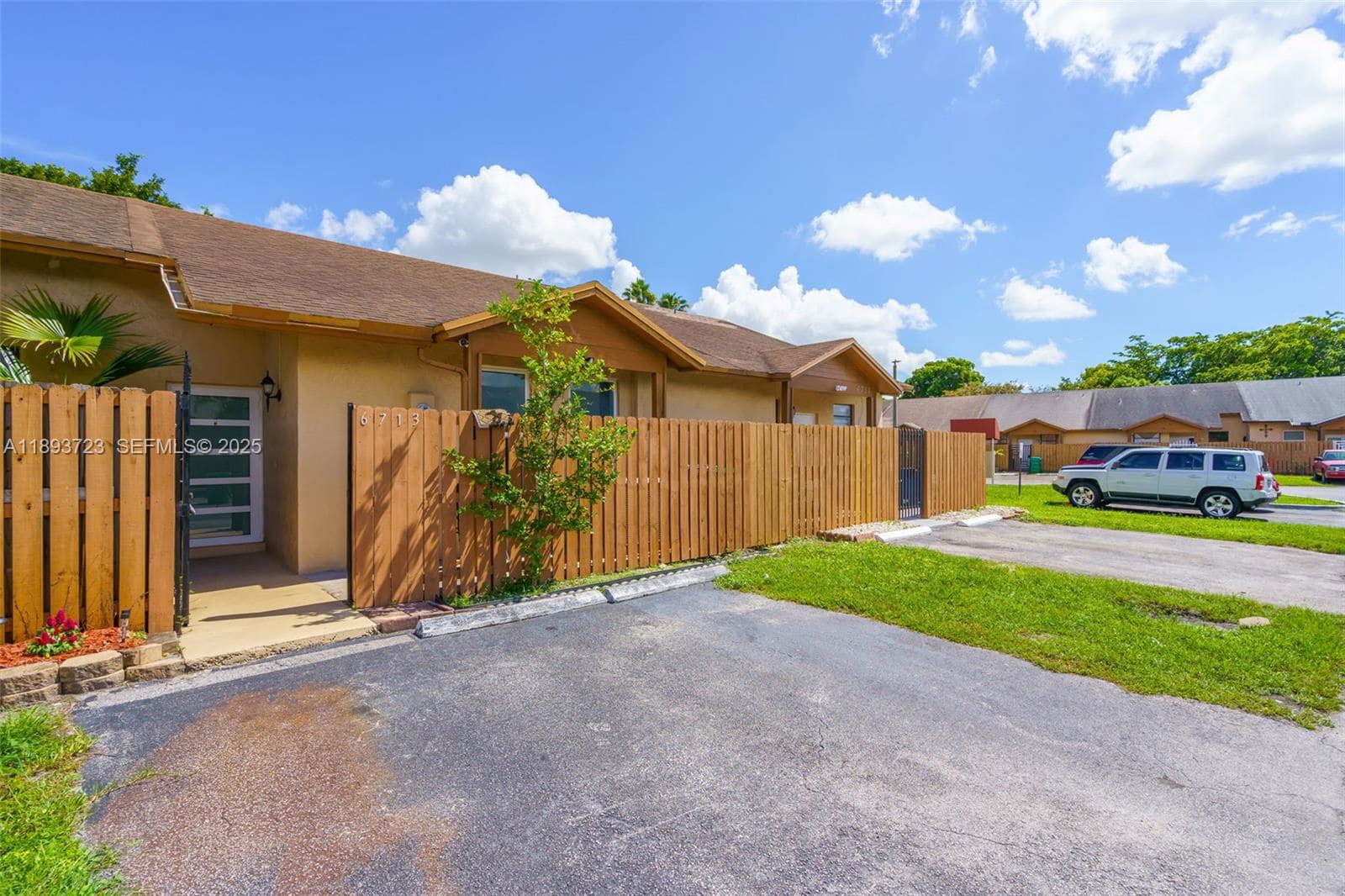 6713 Nw 188th Terrace, Hialeah, FL 33015 - House Rental in Hialeah, FL ...