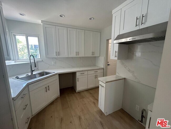 8172 Wakefield Ave, Los Angeles, CA 91402 - House Rental in Los Angeles ...