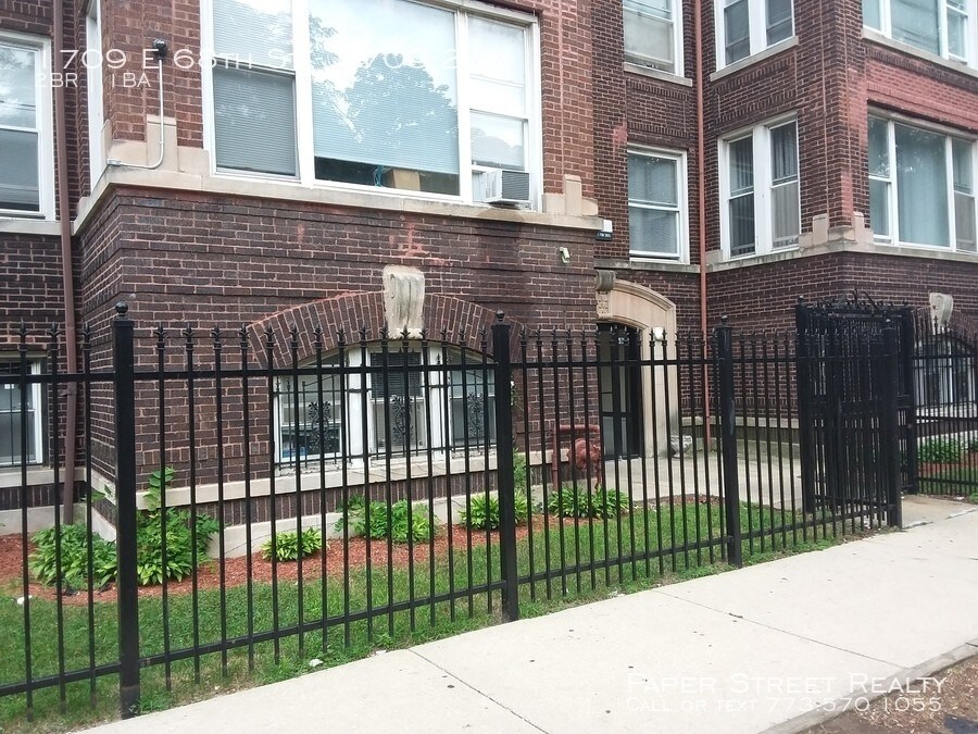 1709 E 68th St Unit 1709-2W, Chicago, IL 60649 - Room for Rent in ...