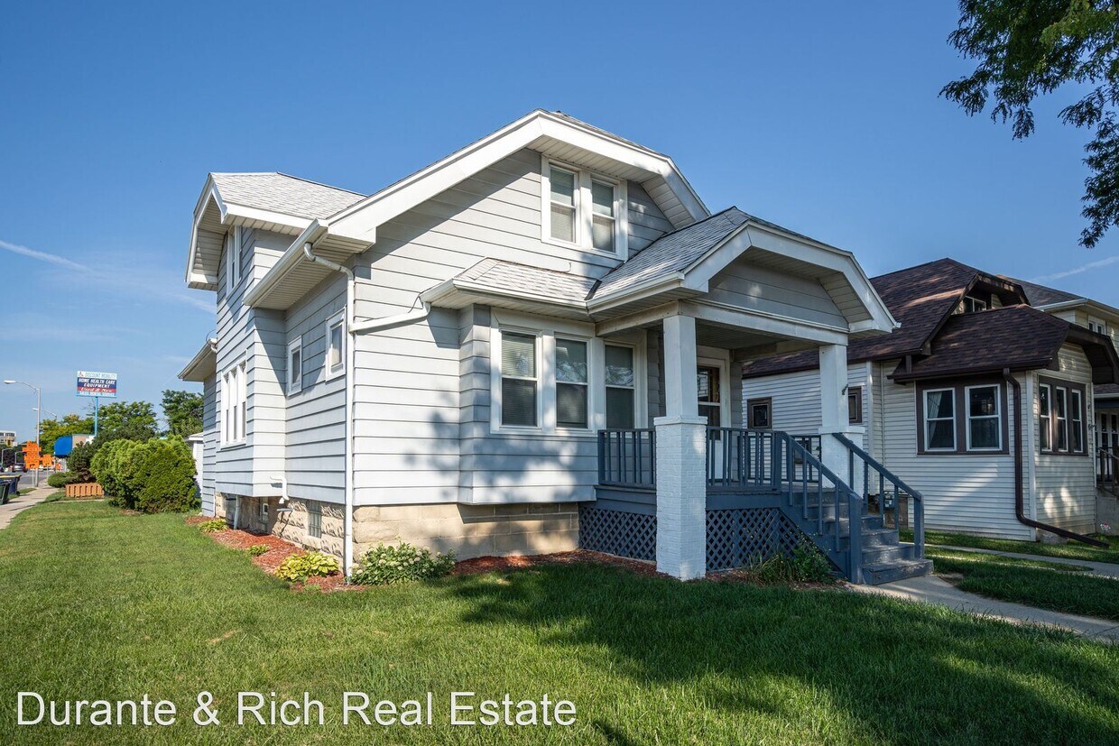 8208 W Lincoln Ave, West Allis, WI 53219 - House Rental in West Allis ...