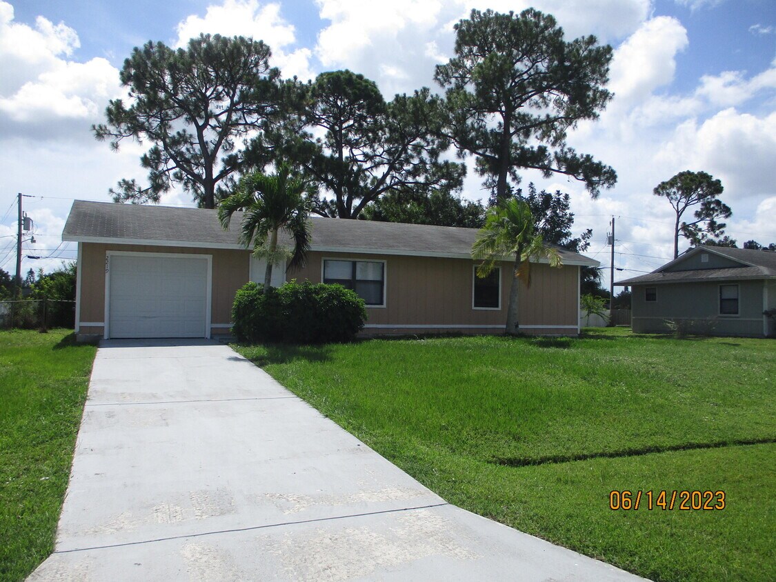 2219 SW Franklin St, Port Saint Lucie, FL 34953 - House Rental in Port ...